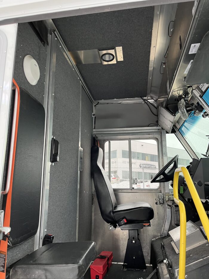 3 - Freightliner Step Vans » TrailerCraft, Inc.